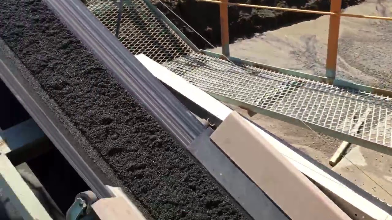 Dewatering screen for wet sand plant - YouTube