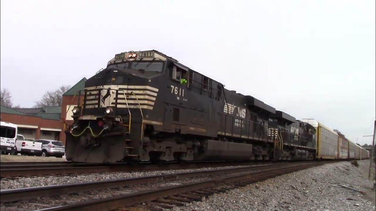 NS 7611 and NS 7676 lead NS 188 through Austell, GA - YouTube