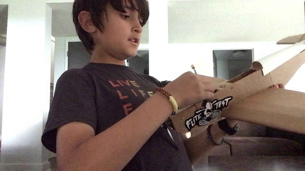 Flite Test Mini Mustang - REWEIW PT1 - YouTube