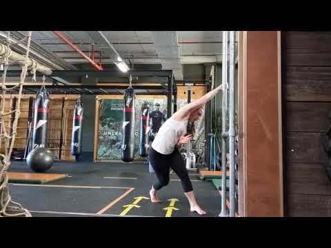 Tutorial. Lat stretch on door frame/pole with isometric contraction ...