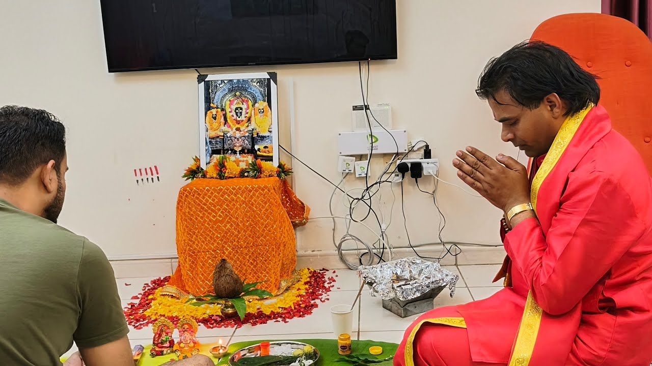 Pandit Manoj Shastri Dubai is live! - YouTube