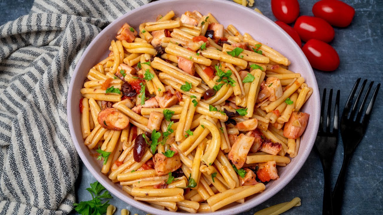 Easy Octopus Pasta - YouTube
