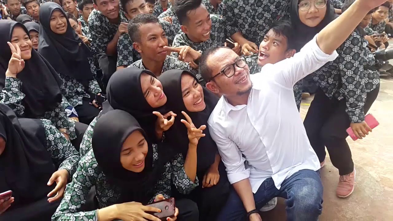 Kunjungan Menteri Ketenagakerjaan ke SMK BKM dan Penyerahan SK Lisensi ...