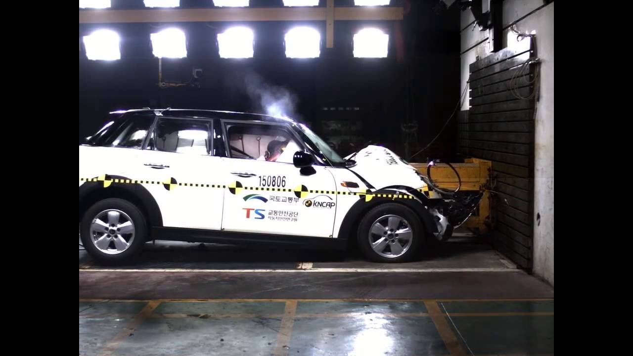 2015 KNCAP : MINI Offset Crash Test - YouTube