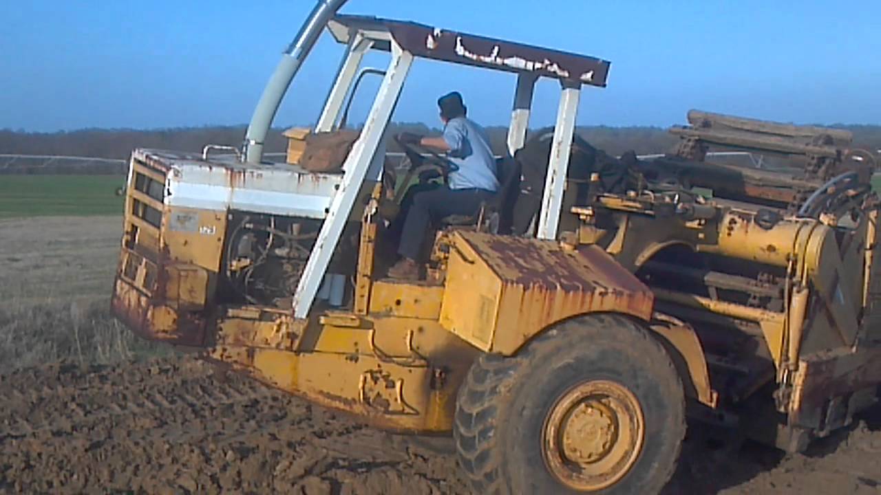 412 B IH Hough and a CAT D6H doing work! - YouTube