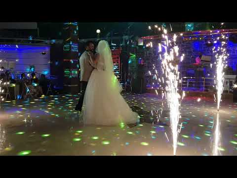 Alyans Plus kır düğün salonu ilk dans