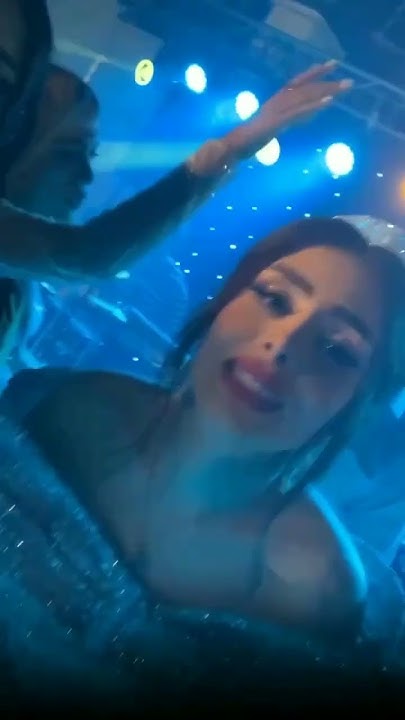 رقص زیبای دختر خوشگل بندری🧡چه گردنی تکون میده Bandarmusic1 Youtube
