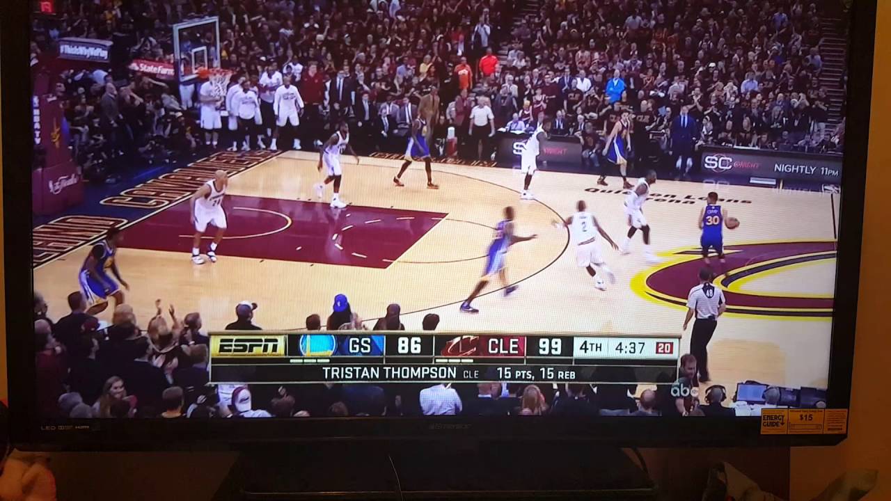 LeBron James talk smack to Steph Curry after block shot - YouTube