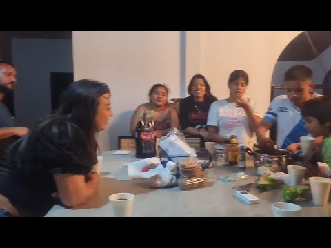 La cena que prepararon no le gusto para nada a Steve los demas si ...