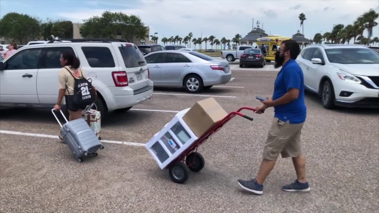 Texas A&M University-Corpus Christi students continue to move in on ...