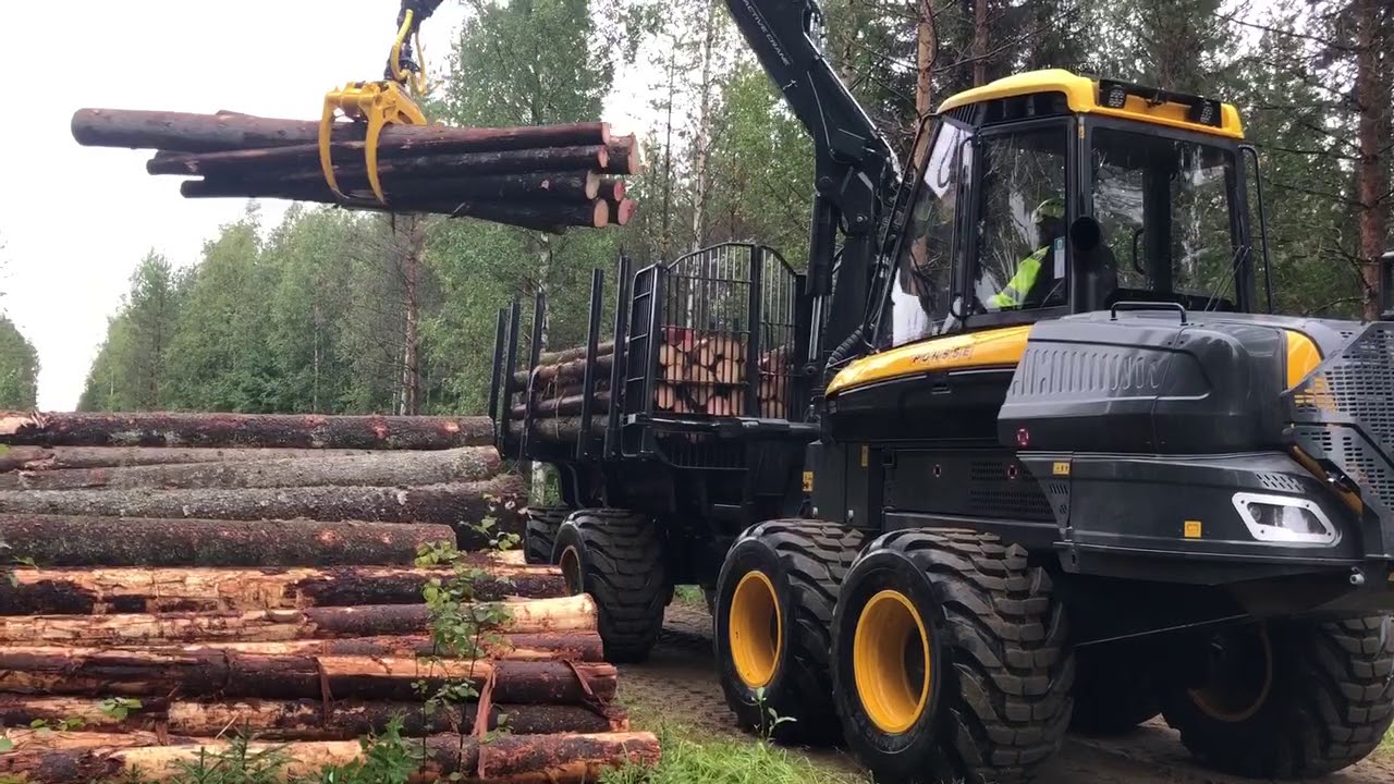 Ponsse Bison unloading - YouTube