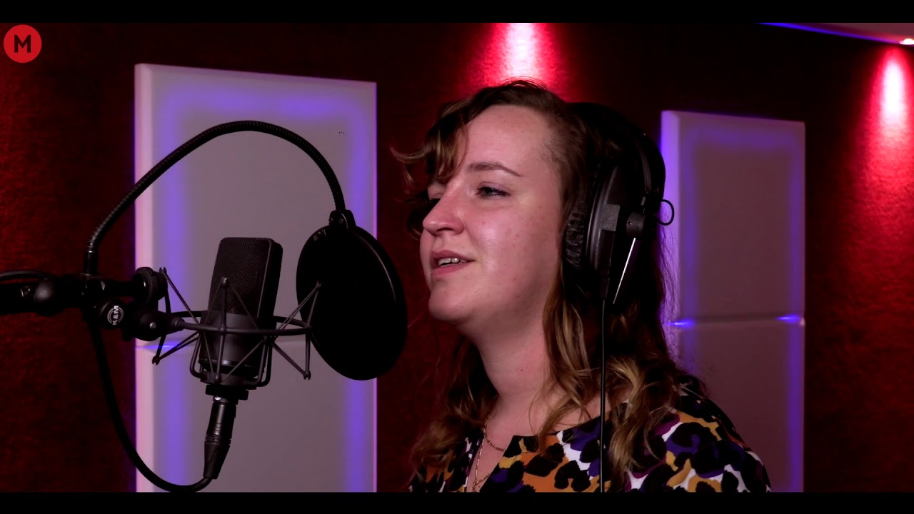 Danique - Falling like the stars - YouTube
