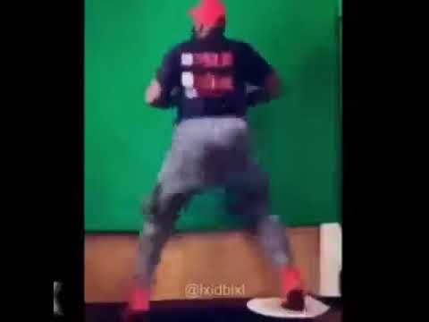BLACK GUY TWERKING - YouTube