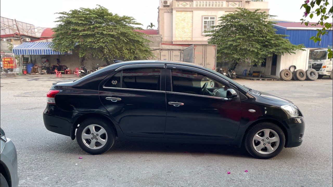 100 triệu hơn Ford Laser 1 8 đủ ABS túi khí quá đẹp trong tầm giá - YouTube