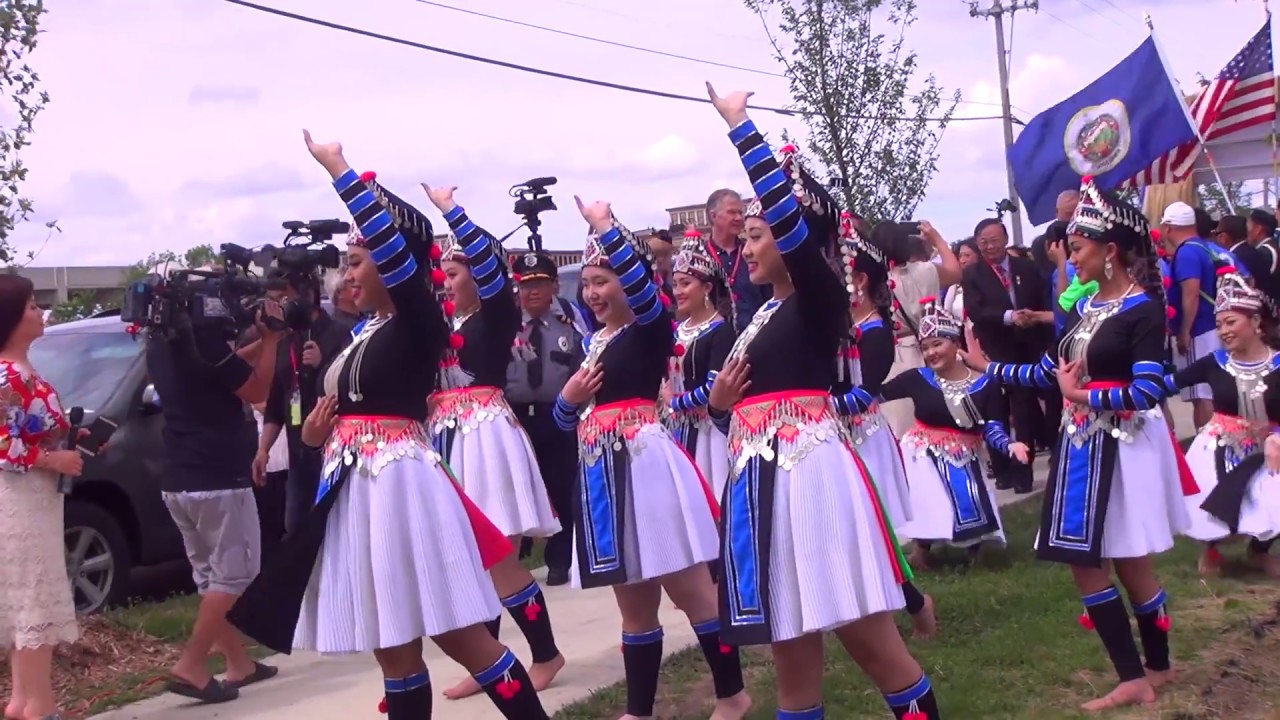 2017 Hmong Minnesota July 4th. Hmoob Misnisxaustas J 4 xyoo 2017. (Just ...