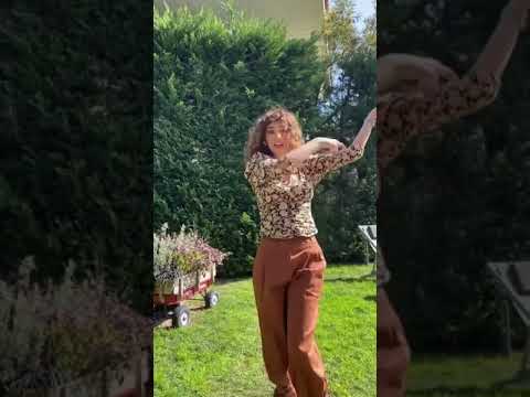 Seda Bakan dan muhteşem Bollywood dans