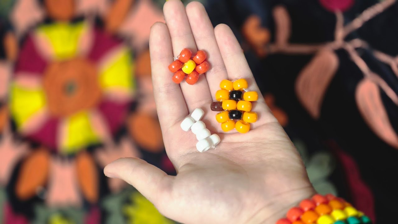 Kandi Tut!!^^ Bone, flower, and pumkin tut :3 - YouTube