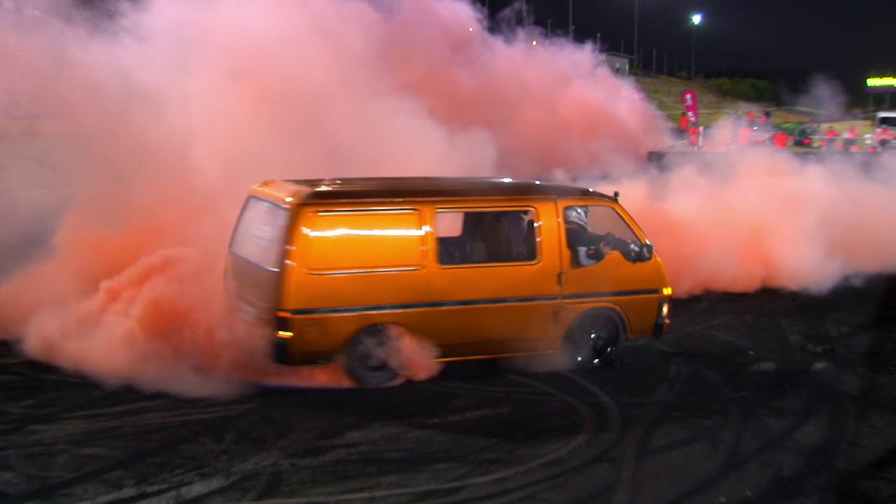 PERTH MOTORPLEX BURNOUT KING - YouTube