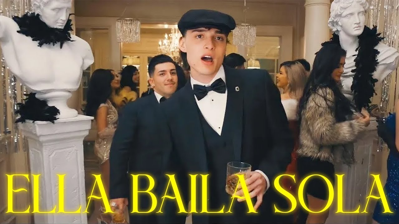 Ella Baila Sola - Peso Pluma, Eslabón Armado (Video Oficial) | peso ...