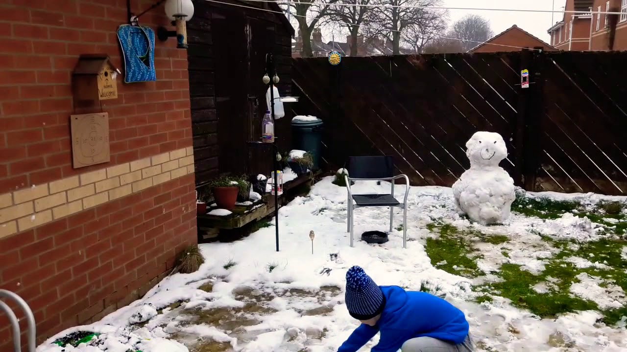 Snowball Target Practice - YouTube