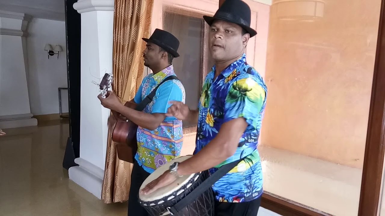 Just Melody Serenaders Goan Dhekne - YouTube