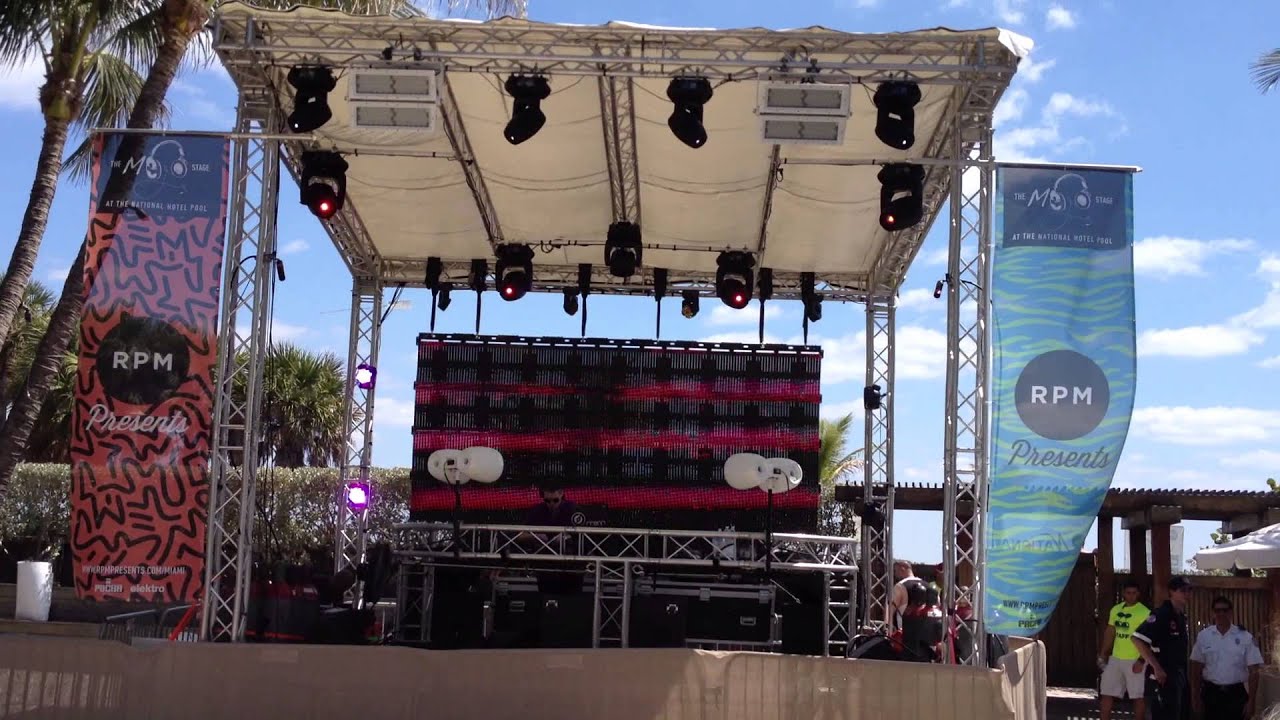 Beckwith @ Anjunabeats Volume 10 Pool Party 3/16/13 (WMC) #1 - YouTube