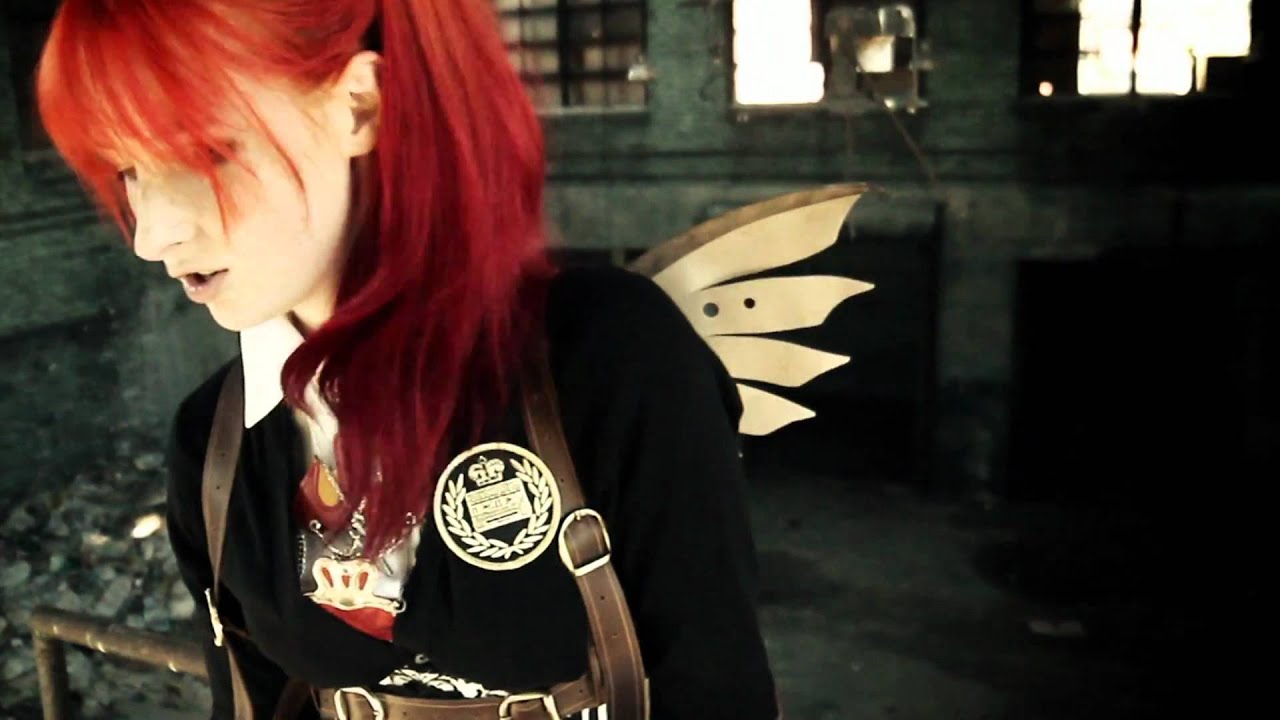 Family Force 5 - Cray Button (Dancer - Tessa/Meekakitty) - YouTube