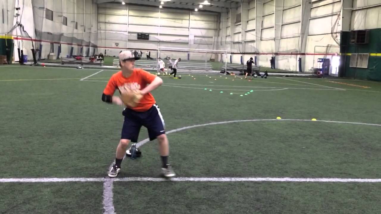 King pitching flat ground work - YouTube