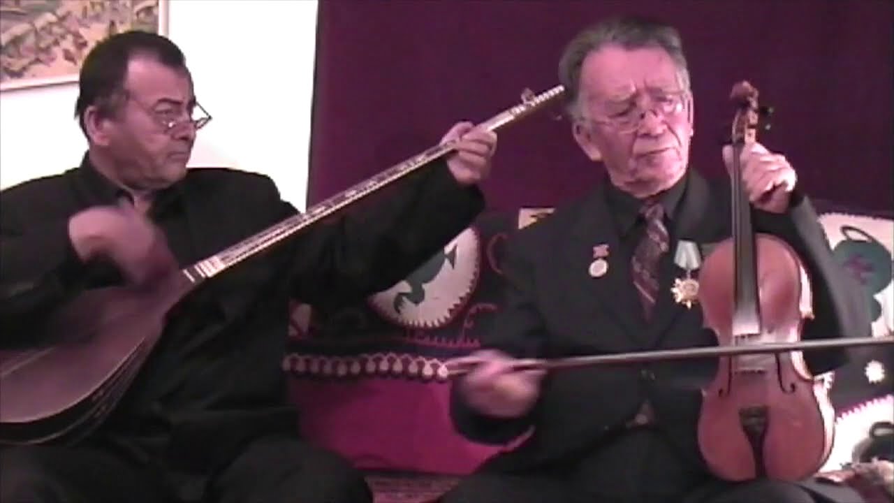 Uzbek ghijak and dutar duo by the famous Gh. Hojikulov & A. Hamidov ...