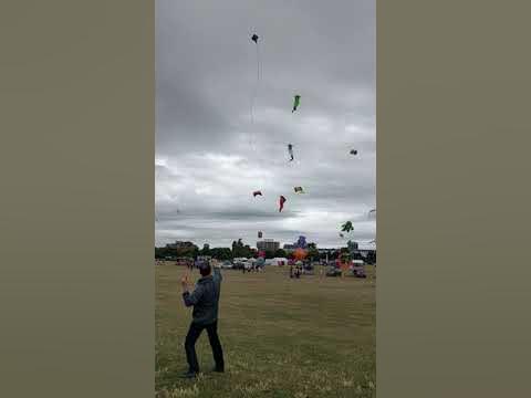 2018 Portsmouth kite festival.. original Peter Powell stunt kite - YouTube