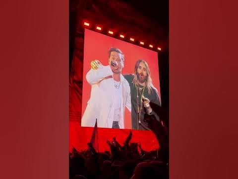 KRZYSZTOF ZALEWSKI i 30 SECONDS TO MARS na Orange Warsaw Festival - YouTube