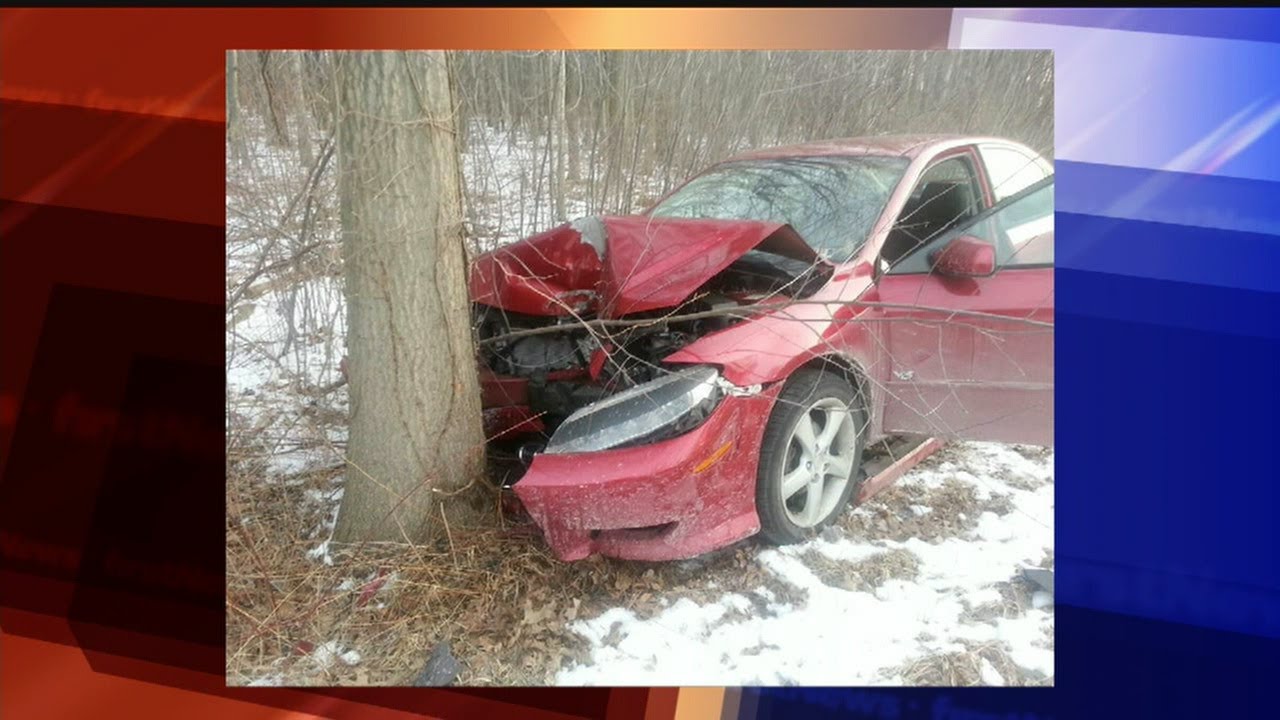 Driver hits tree head-on, walks away from crash - YouTube