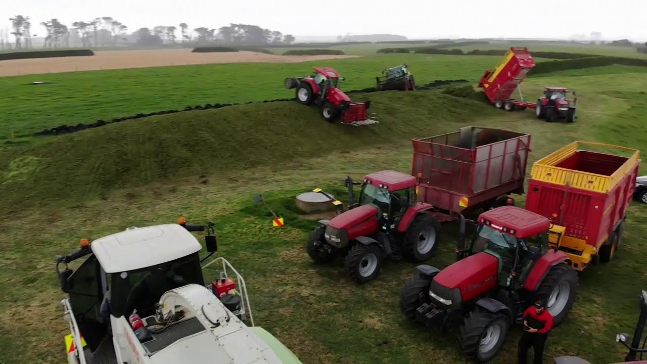 campbell contracting new zealand silage 2019 - YouTube
