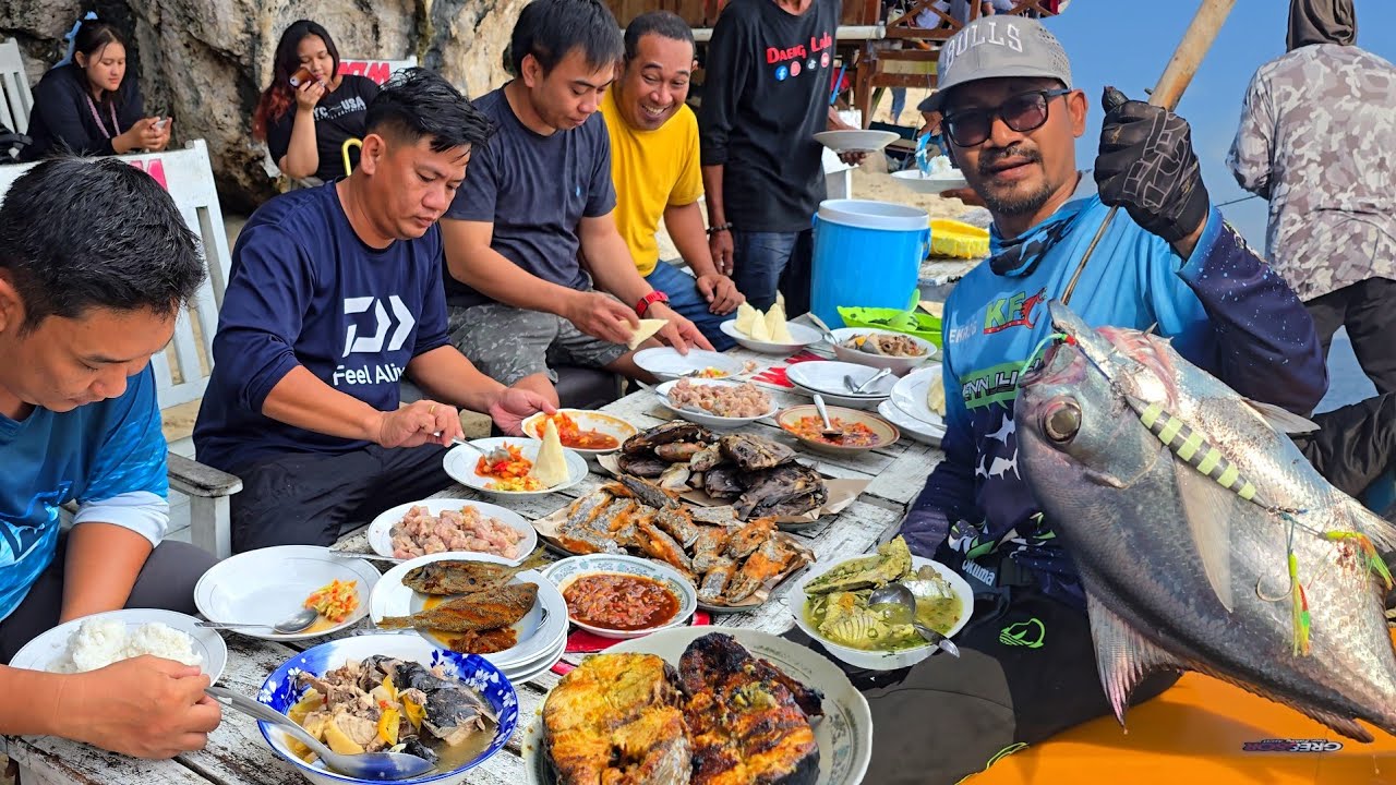 24 Jam Fishing Trip bersama Angler dari Kendari, Masak dan Makan di Pantai - YouTube