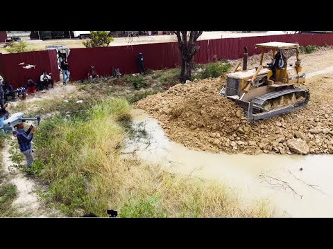 Best Working!! Almost Complete The Land Fill With Rock Loading By 25T ...