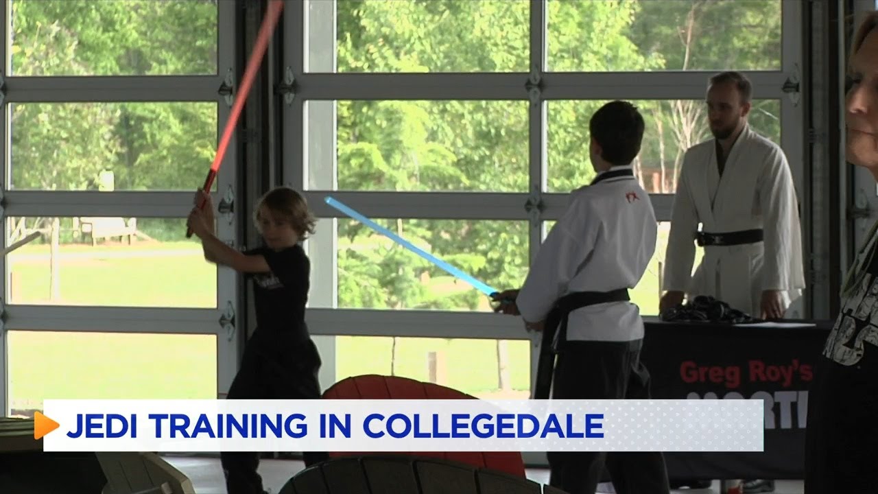 Padawans of all ages practice their moves at Collegedale's Jedi ...