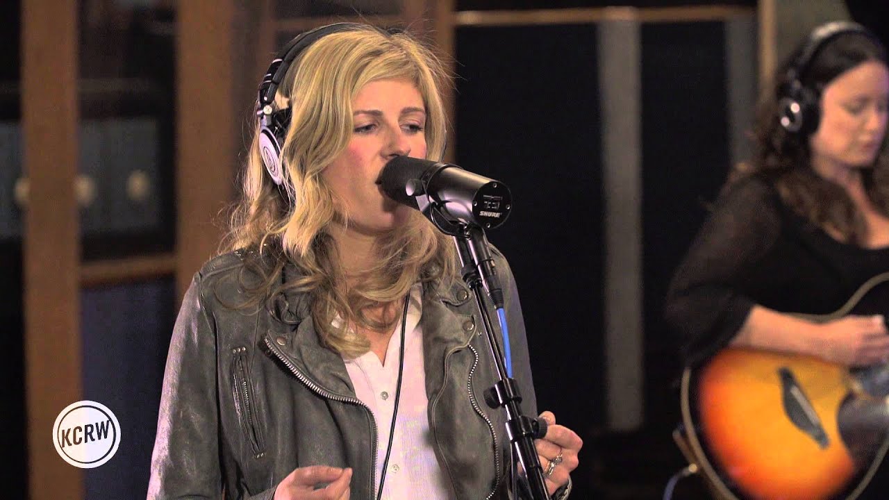 Jessie Baylin performing "Black Blood" Live on KCRW - YouTube