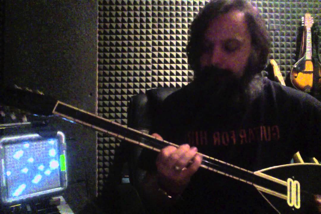 Atilla Aksoj -elektricna baglama - YouTube