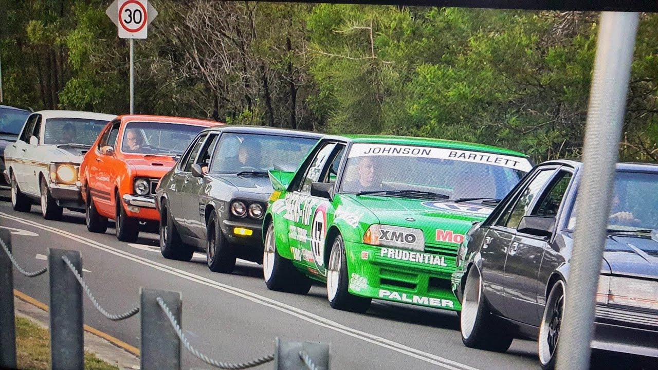 Massive Brutal Muscle Car invasion of Bungarribee Park Sydney - YouTube