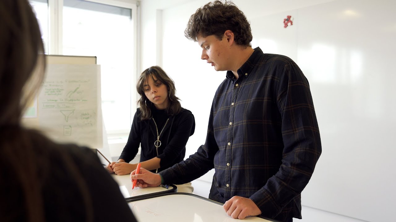 Deine Lehre als Kauffrau*Kaufmann EFZ | BFH - YouTube