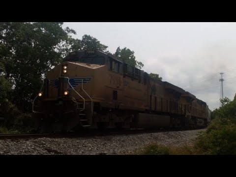 Triplets/Mid DPU!!! UP #7996 leads a happy EB UP M-SALI21 out of Lake Charles, Louisiana ...