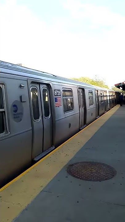 Coney Island Bound R160A Q train leaving Avenue J - YouTube