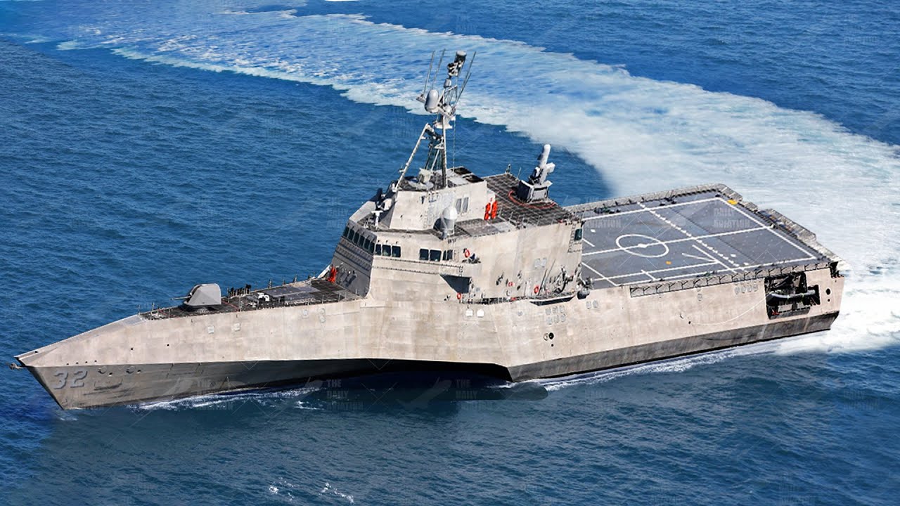 Massive Futuristic US Navy Ship Performs Emergency Drift Turn - YouTube