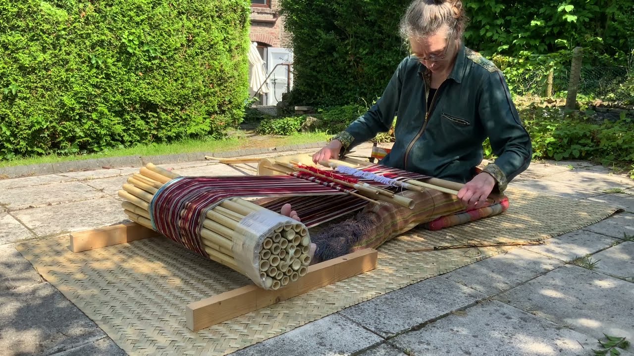 Bundle Loom [Loin Loom Lab] - YouTube