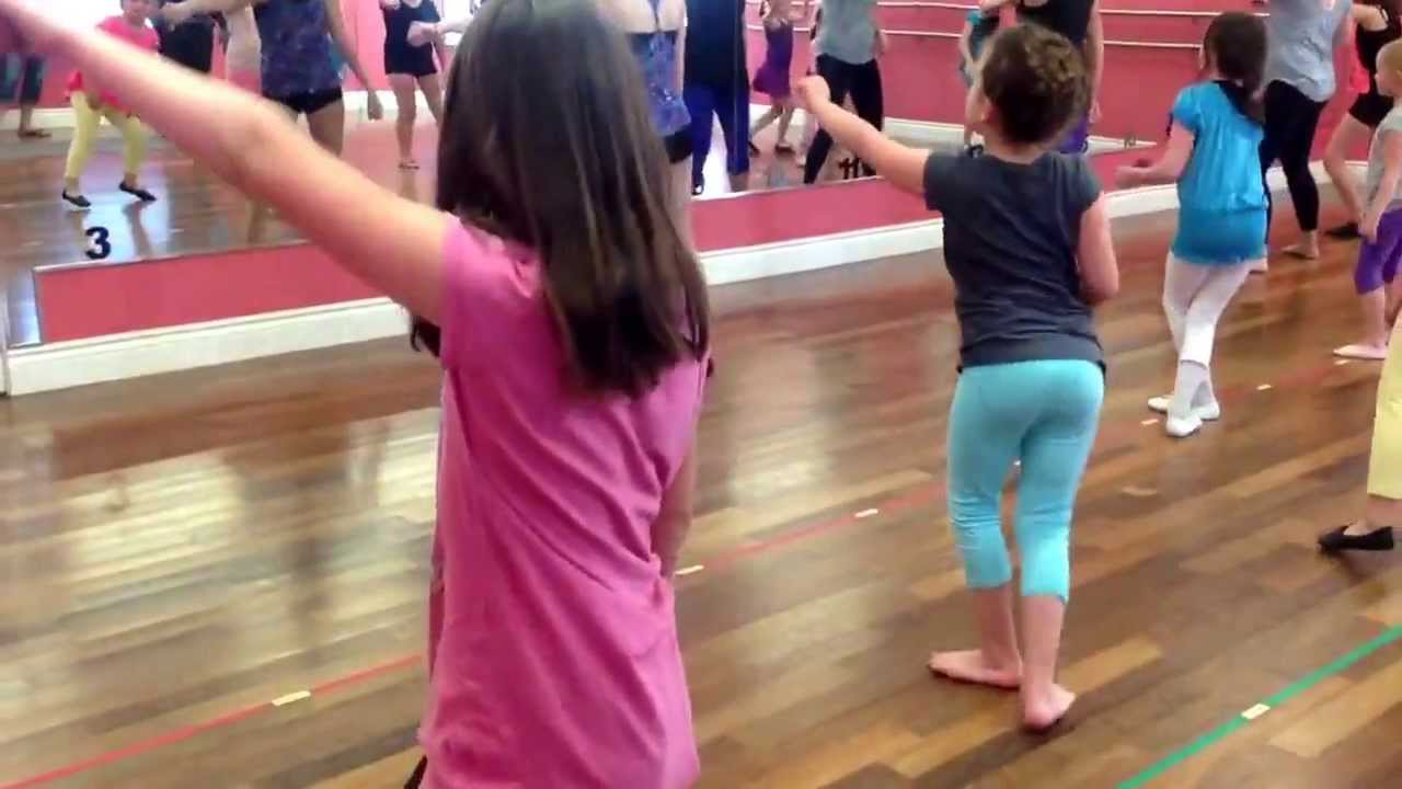 Mad & Eva's Hip hop dance lesson @ Smith's Dance Academy. - YouTube