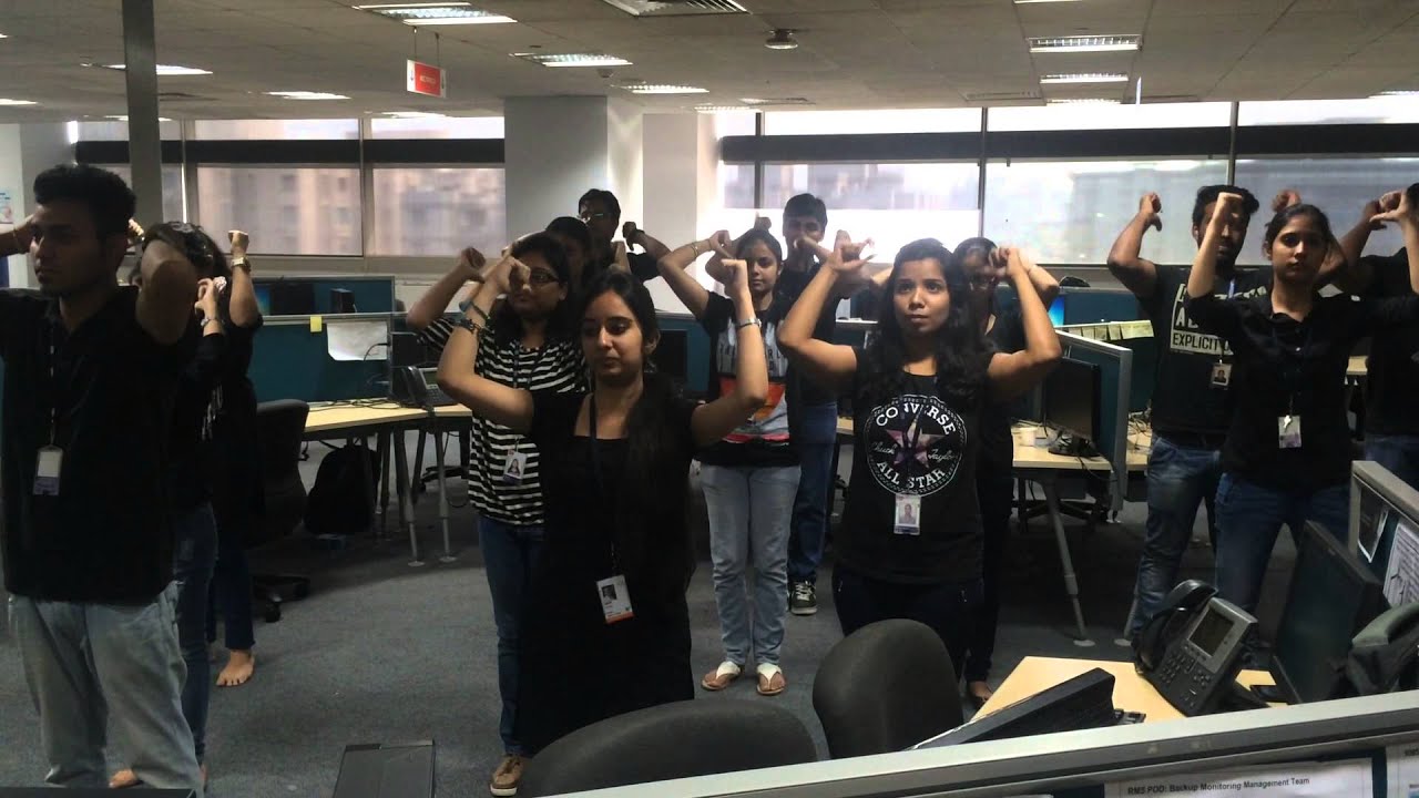 CSC Noida Campus RMS Fundoo Friday Off Beat Dance - YouTube