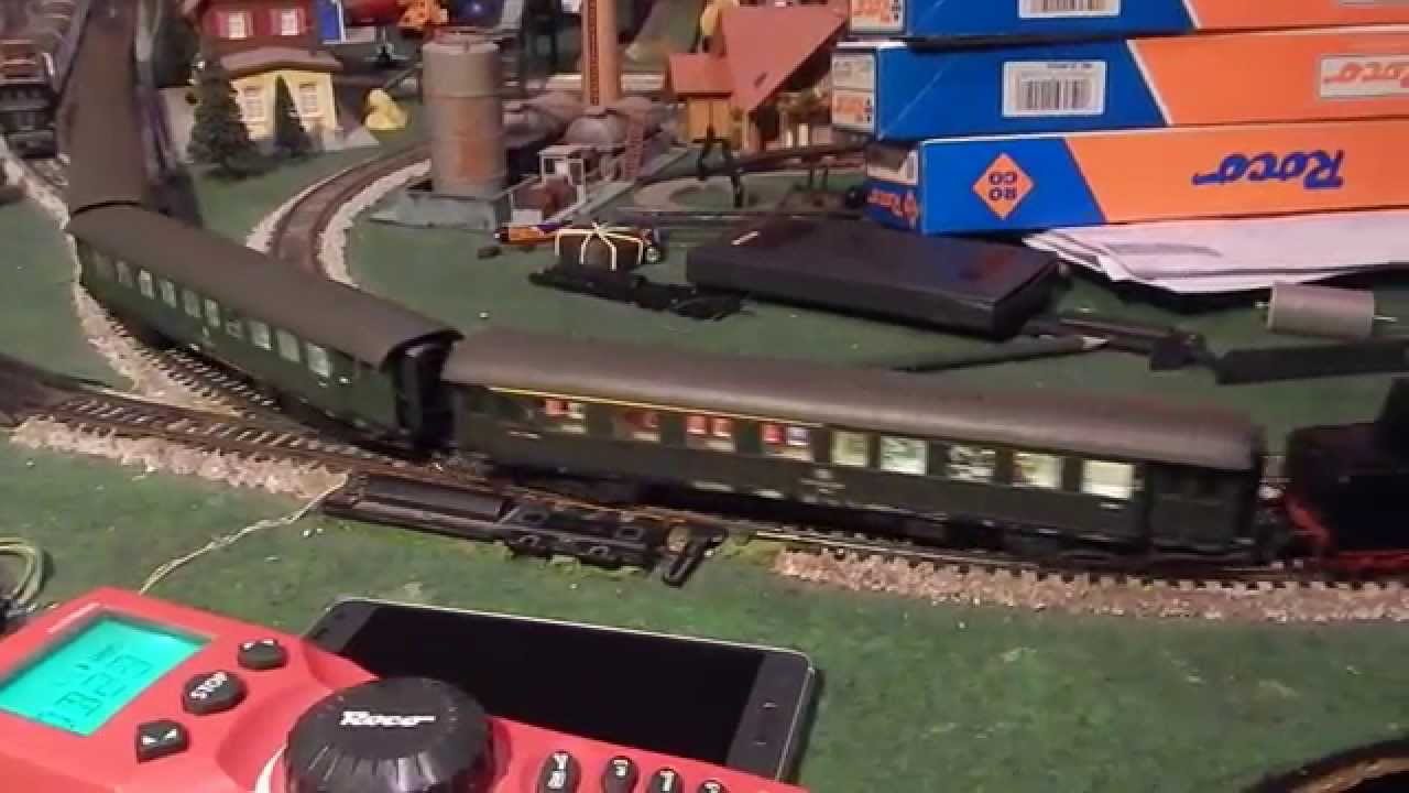 Roco BR 23 105 DCC + Roco Elizugwagen, 3 * 44550 + 44552 + 44556 - YouTube