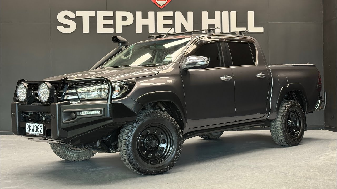 2015 Toyota Hilux SR5 D/Cab 4WD - YouTube