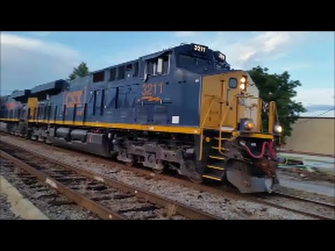 [CSX] 3211 & 3213 New Pair of Gevo's Leads U833-03 With Nice K5HL ON Point in Fayetteville - YouTube