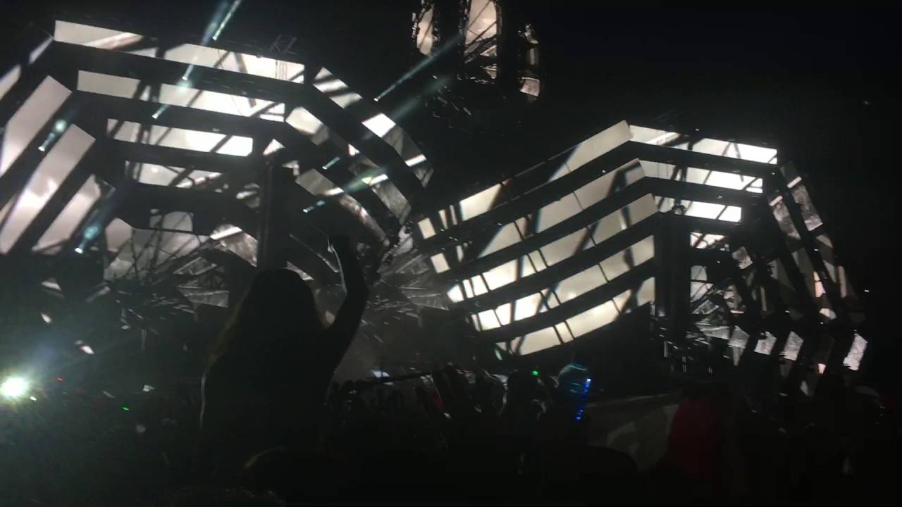 Avicii vs Nicky Romero - I Could Be The One (Nicktim) live @ UMF 2016 ...